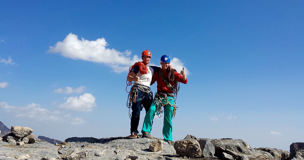 Climbing in Oman: Sand and rock anchors
